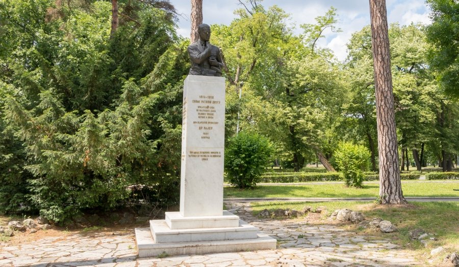 Belgrade attractions - Archibald Reiss Monument | Belgrade Beat